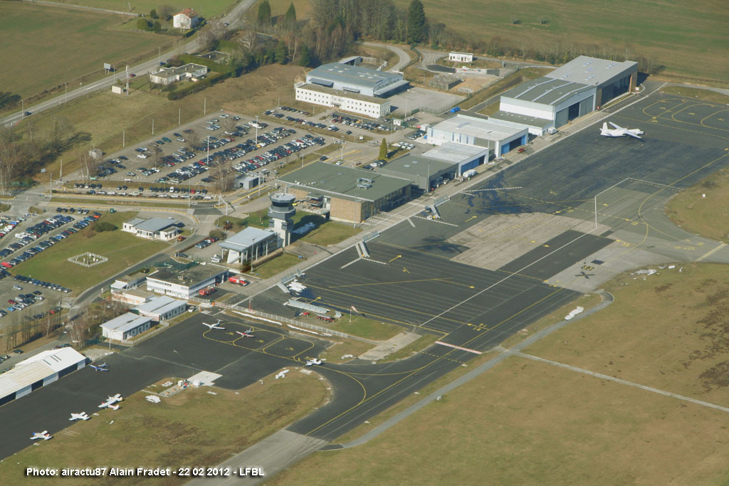 Limoges city and its Airport Bellegarde • Flight Simulator 2020
